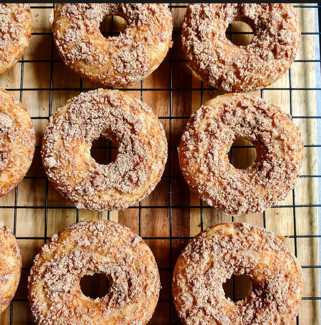 Cinnamon Roll Baked Donuts | Lite Cravings | WW Recipes