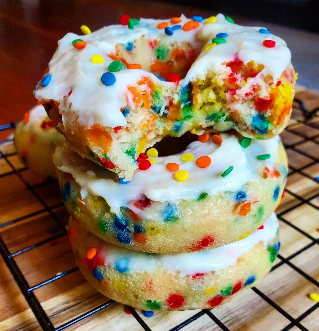 Funfetti Baked Donuts | Lite Cravings | WW Recipes