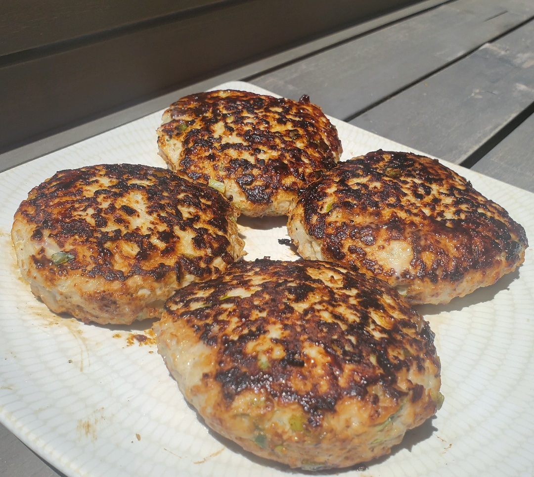 Chicken Bacon Ranch Burgers | Lite Cravings | WW Recipes