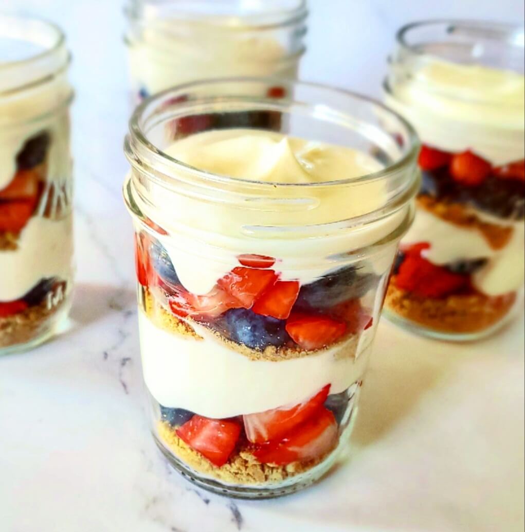 Berry Cheesecake Parfaits - Lite Cravings